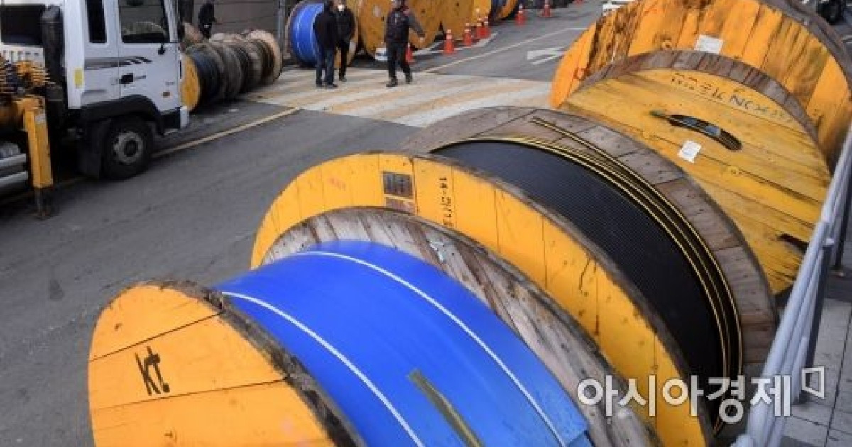 [포토] 통신 광케이블 교체 작업 한창인 KT화재 현장