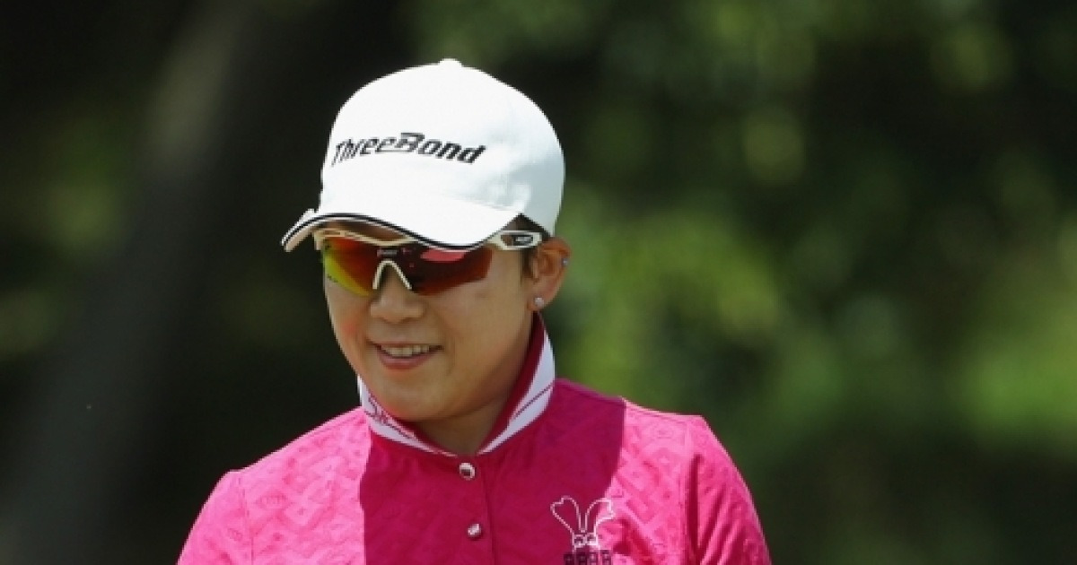 신지애, 최종전 연장 끝에 우승..JLPGA 최초로 한 시즌 메이저 3승