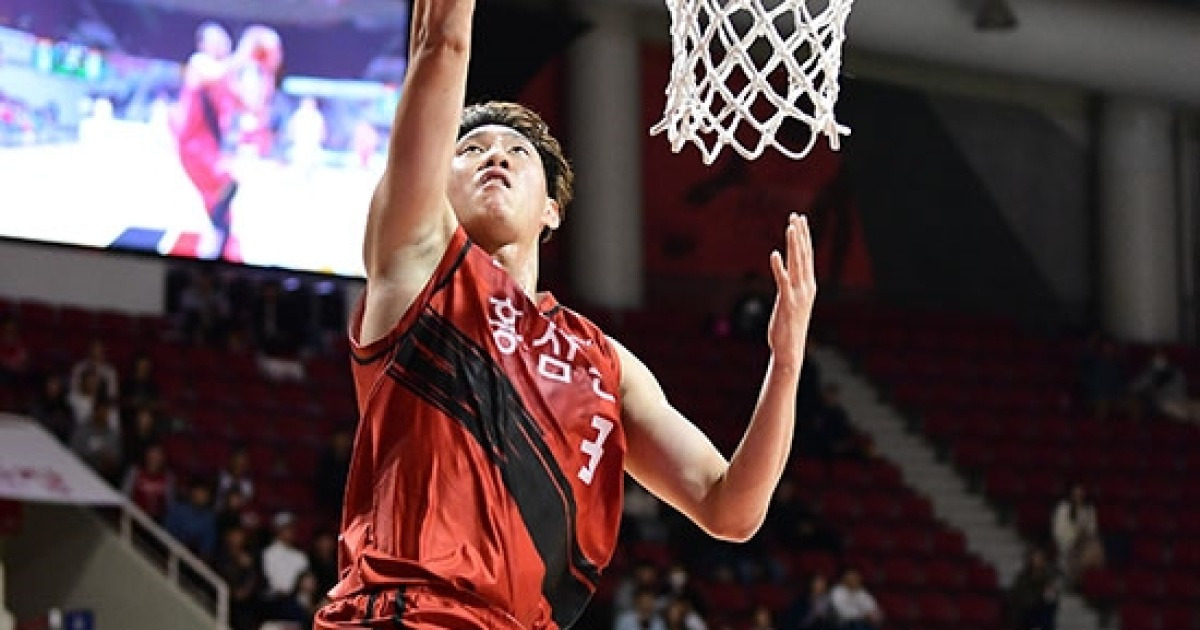 KT-KGC, 박지훈-한희원·김윤태 1대2 트레이드