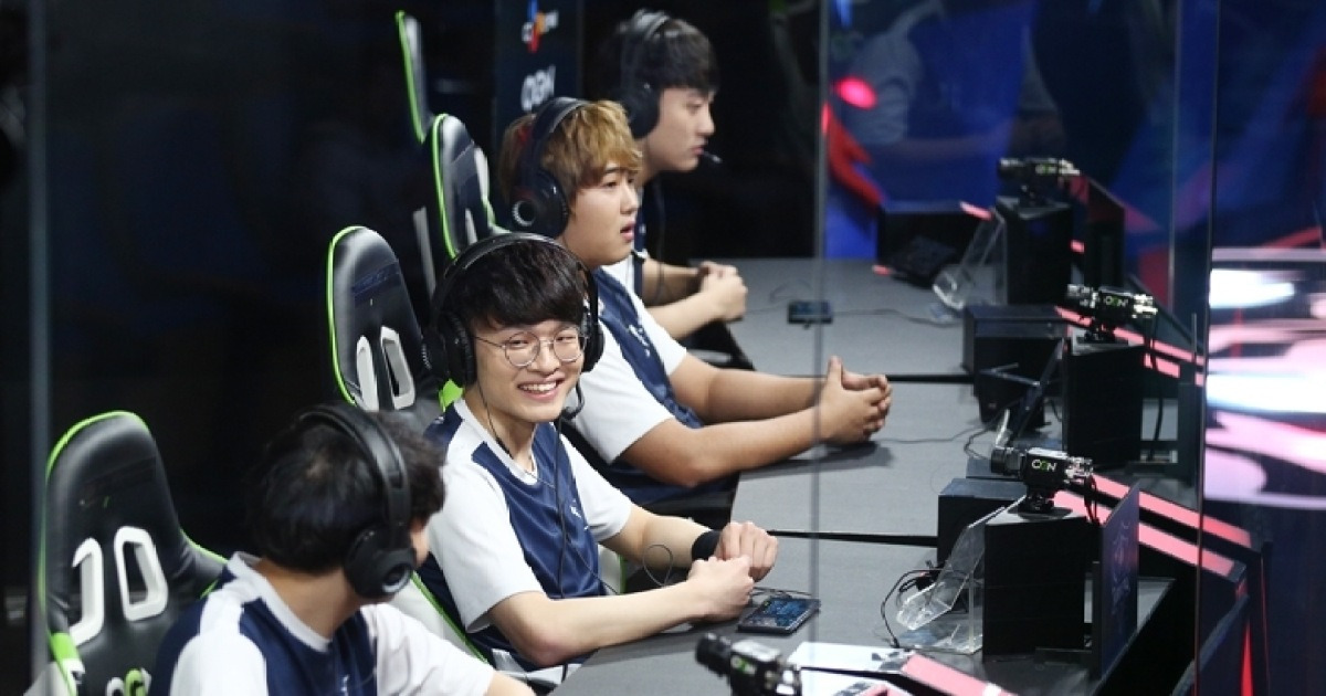 [KRKPL] 킹존, ESC 상대로 진땀승.. 정규시즌 1위 확정