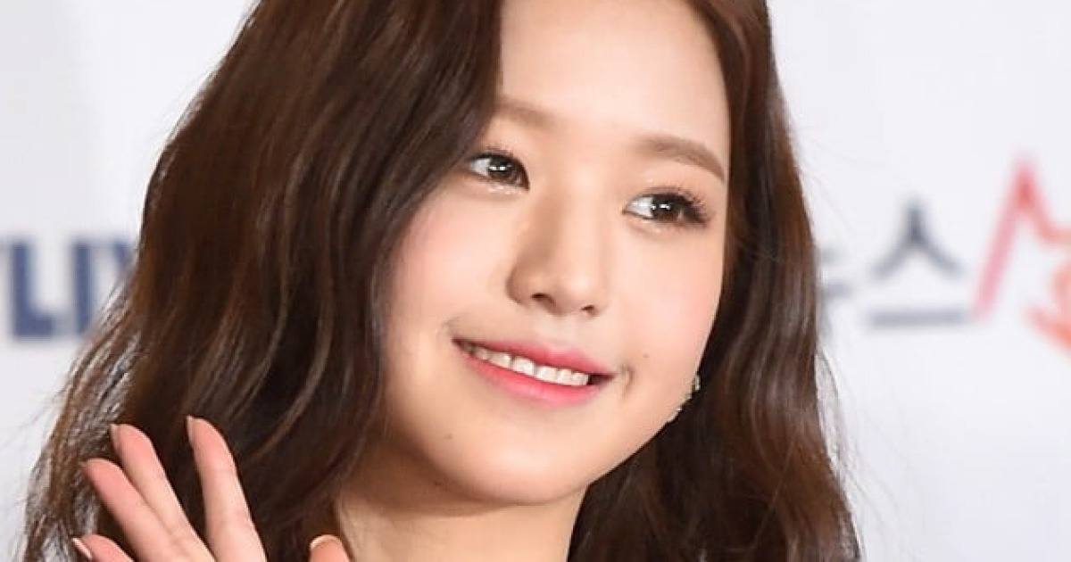 [포토] 아이즈원 장원영, '반할 수밖에 없는 청정 미소' (2018 AAA)