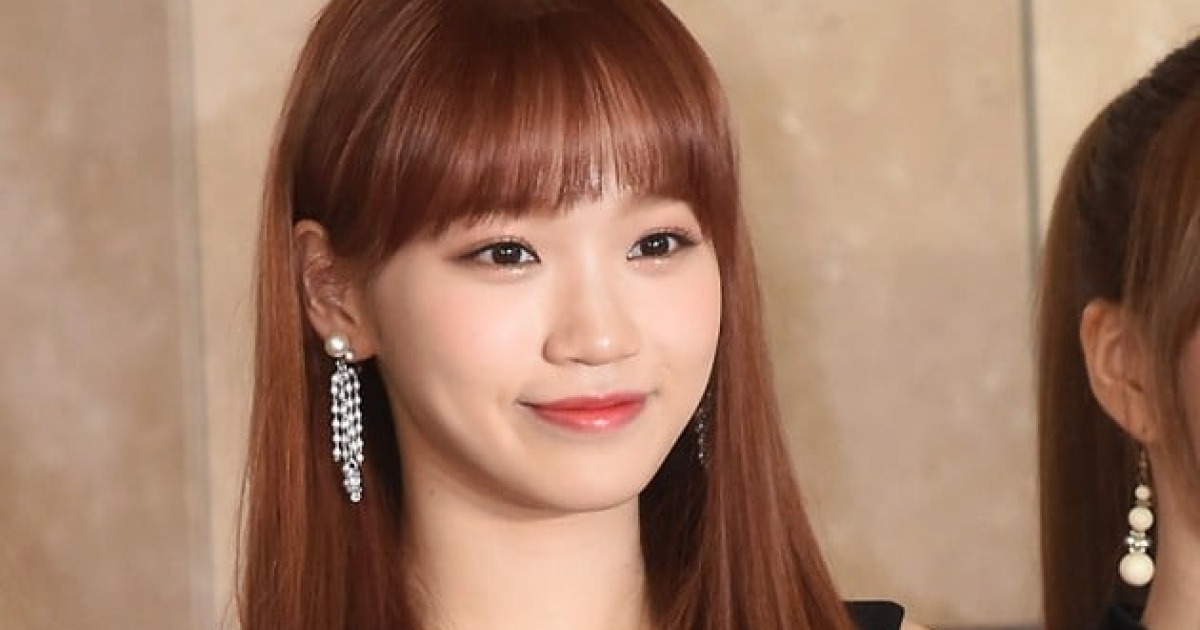 [포토] 아이즈원 김채원, '돋보이는 인형 미모' (2018 AAA)