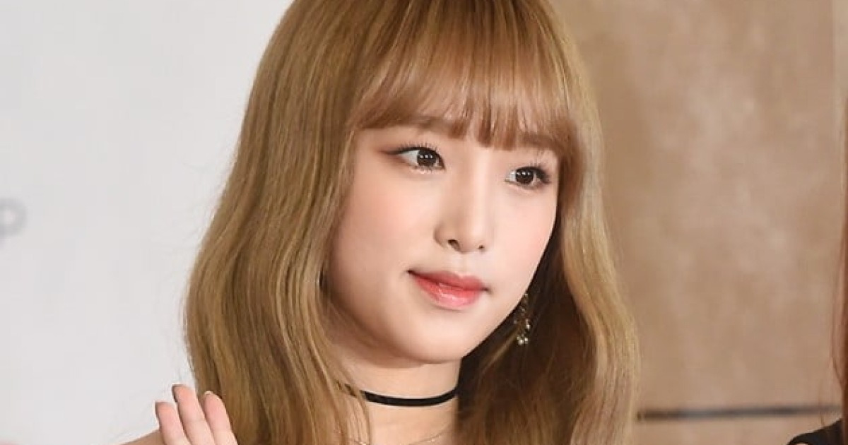 [포토] 아이즈원 최예나, '깜찍한 인형 미모 뽐내며~' (2018 AAA)