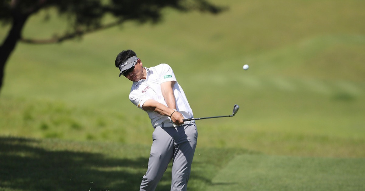 양용은, JGTO 최종전 JT컵 연이틀 단독 선두