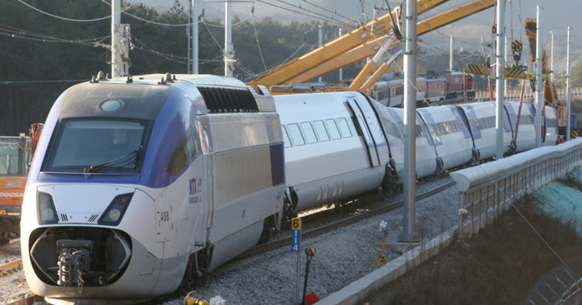 KTX 강릉선 복구 이틀째..이용객 불편 지속