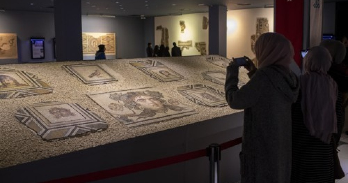 TURKEY GYPSY GIRL MOSAIC