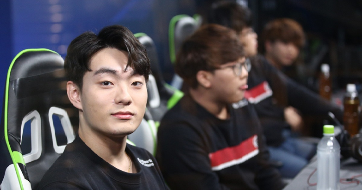 [KRKPL] ESC 729, 군중제어기 연계로 셀렉티드 제압..2대2 동점