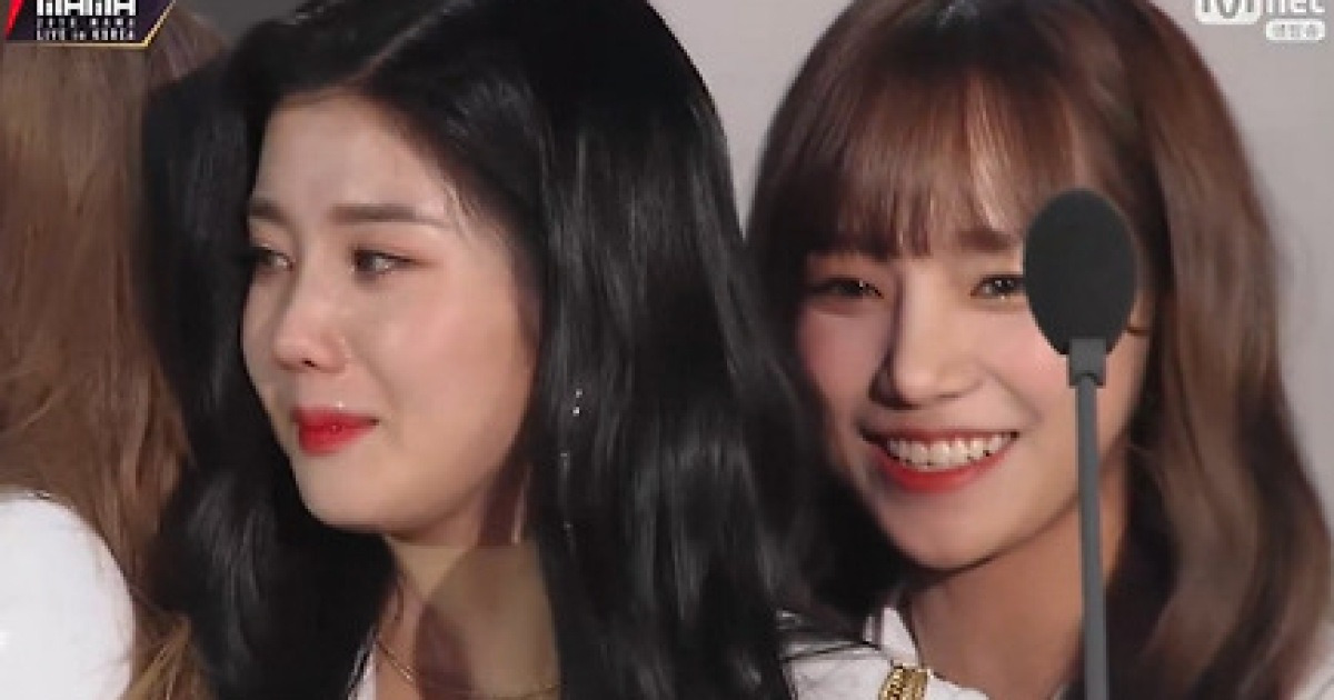 [2018 MAMA] 스트레이키즈X아이즈원, 신인상 수상 "뜻깊은 상, 앞으로 지켜봐달라"