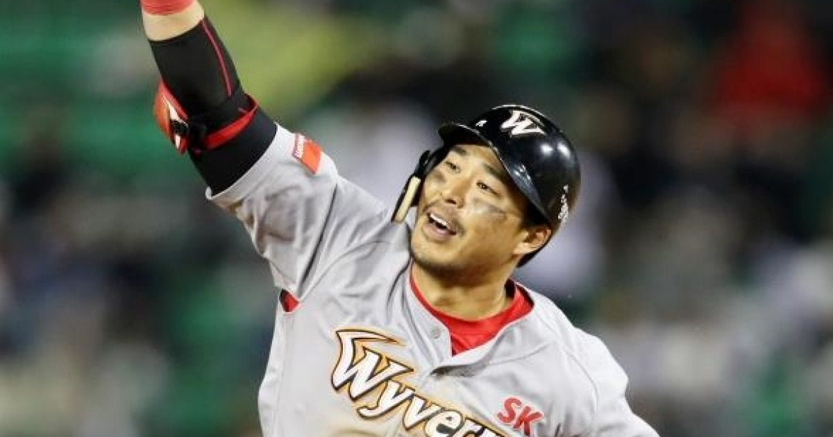 'KS MVP' 한동민, "PO 5차전 끝내기 홈런이 더 기억에 남아"