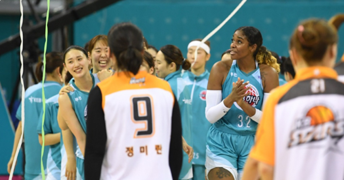 KEB 하나 'KB 단독선두 저지' [MK포토]