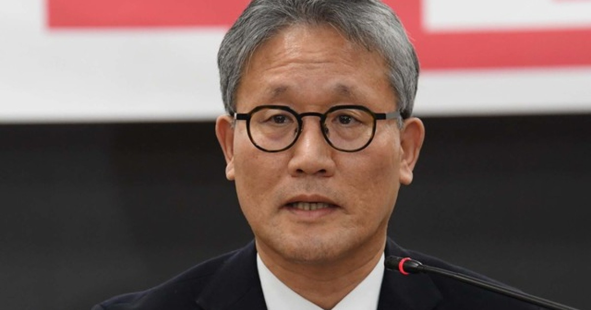 가리왕산 관련 지역주민과 대화하는 김재현 청장