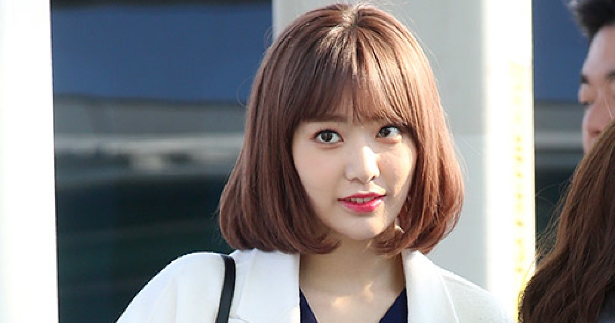 [bnt포토] 아이즈원 사쿠라 '귀여운 눈빛'