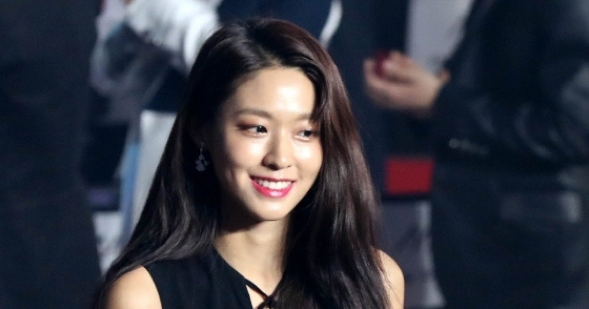 NEWSing]설현, 실신소동→2번의 공식입장 "감기+과호흡"