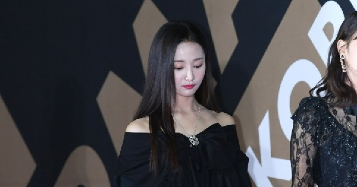 모모랜드 연우, 어깨 드러낸 오프숄더 패션(2018 KPMA)