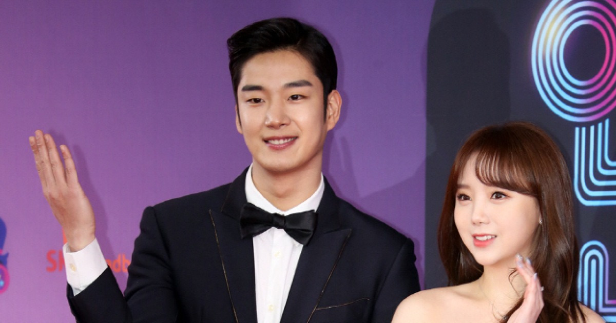 최원명-케이, 빛나는 미모 (2018 KBS 연예대상)