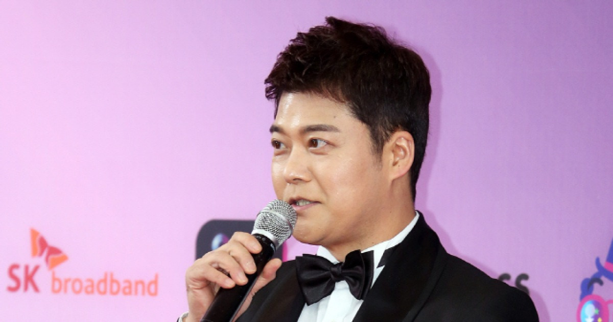 인사말하는 전현무 (2018 KBS 연예대상)