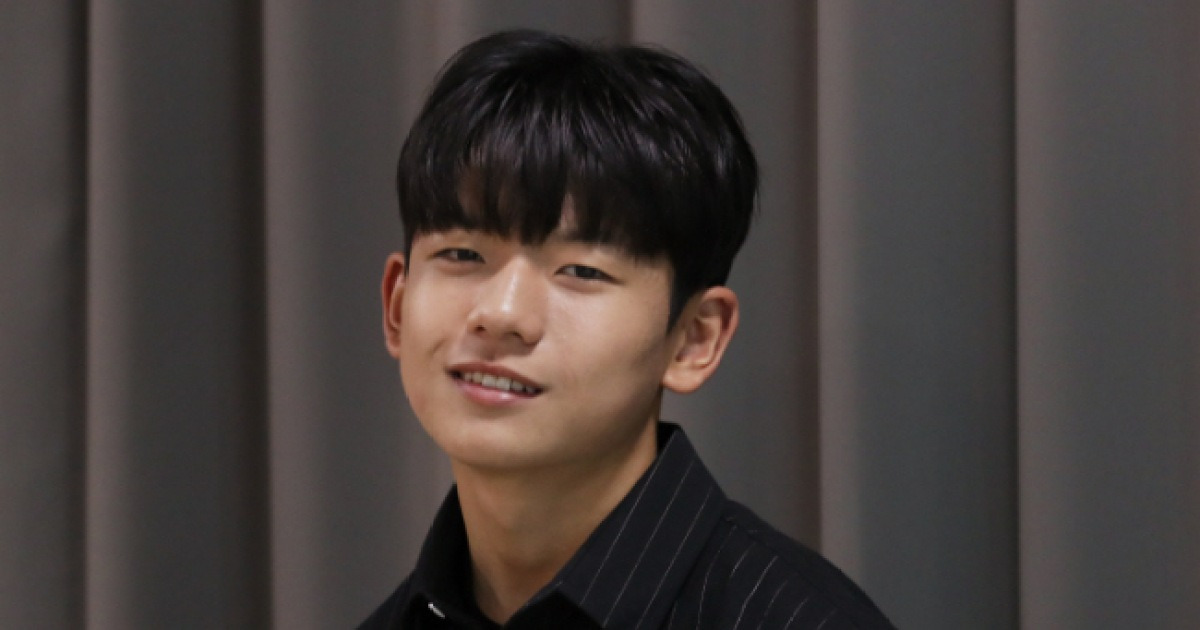 Child actor receives death threats from male fan
