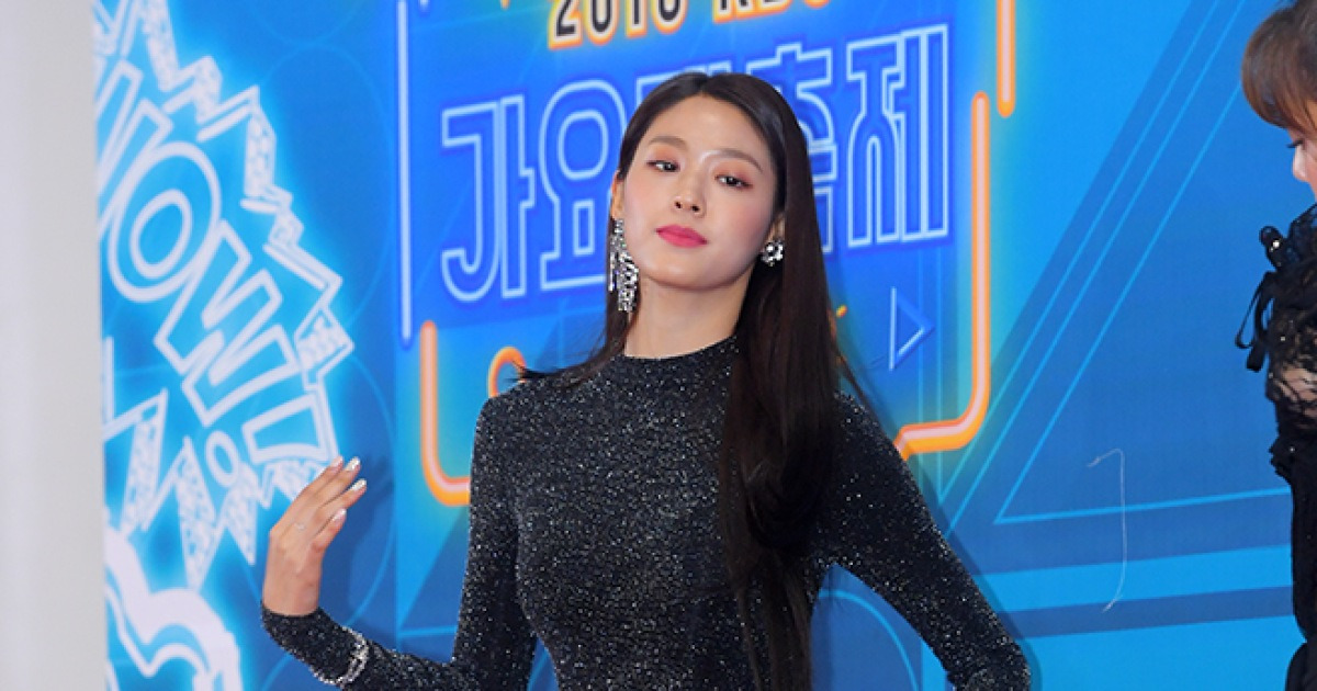 [TD포토] AOA 설현 '화려한 밀착 드레스' (KBS 가요대축제)