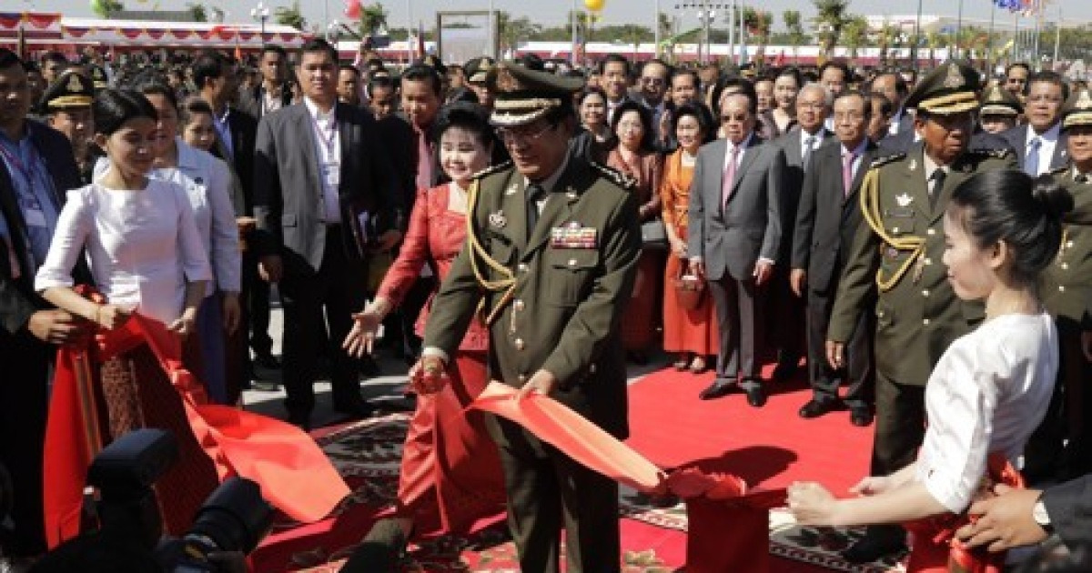 CAMBODIA WIN WIN MONUMENT