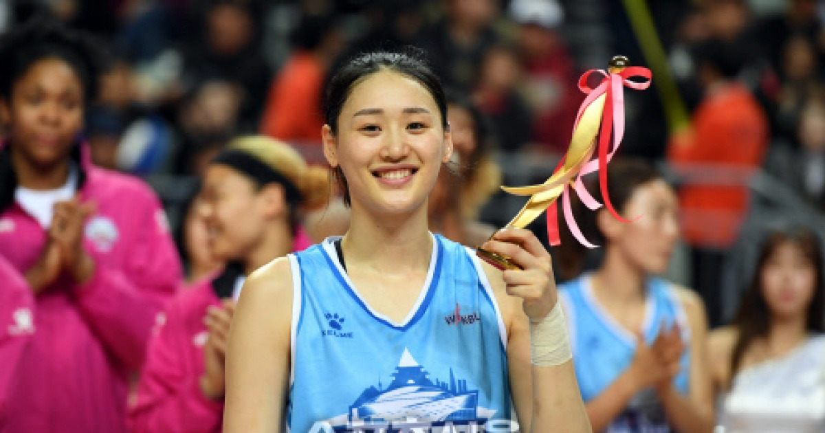 [포토] 강이슬, WKBL 올스타전 MVP 차지