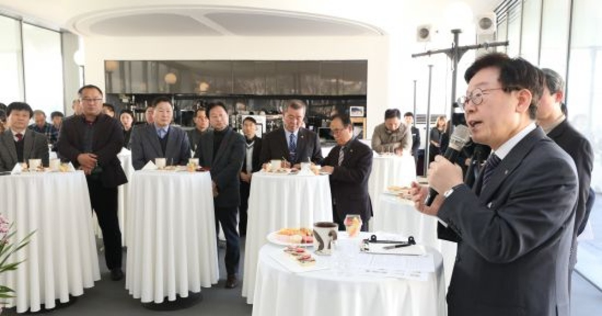 이재명 지사 지지자들에 법원 앞 집회 자제 요청