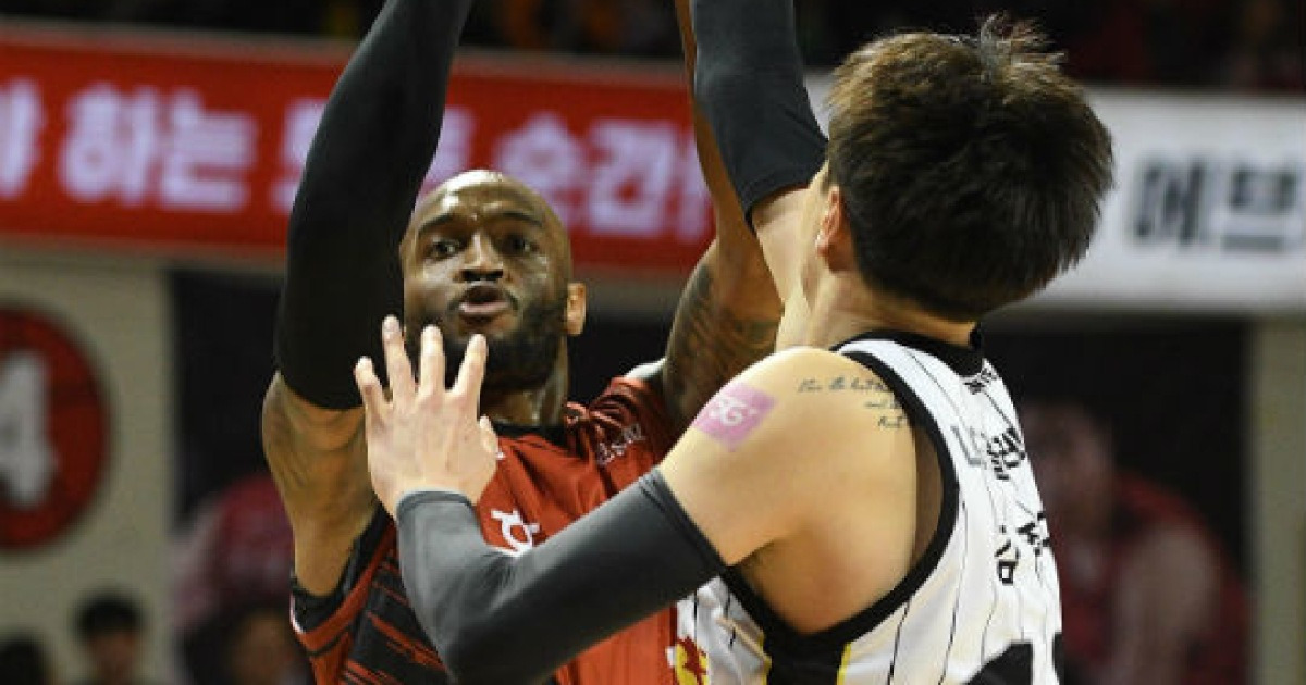 [BK Review] '테리 45점 폭발' KGC, LG 꺾고 홈 5연승 질주 .. LG 5연패 수렁