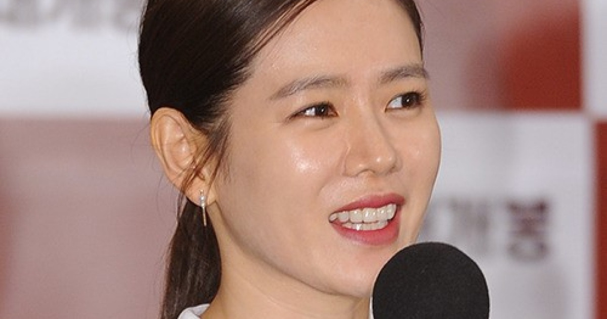 손예진 측 "안판석 PD 신작 '봄밤' 출연 검토 중"(공식입장)