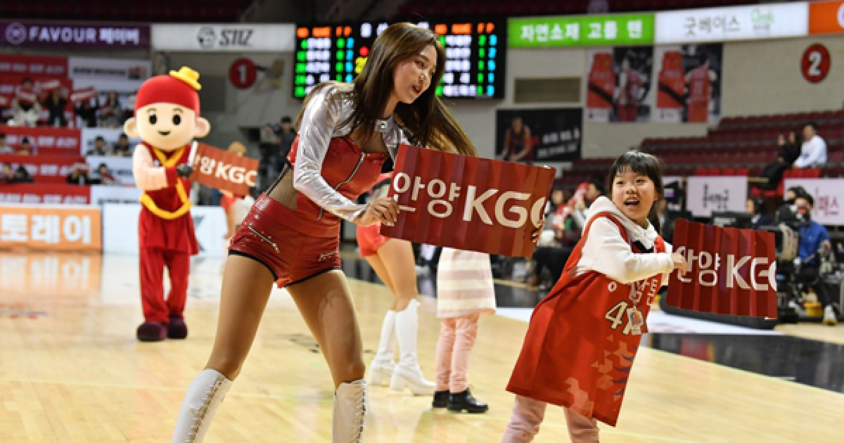 [JB포토] KGC 치어리더 '어린 친구가 잘따라하네'
