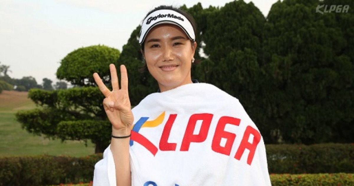 전미정, 대만여자오픈 우승..16년만에 KLPGA 정상