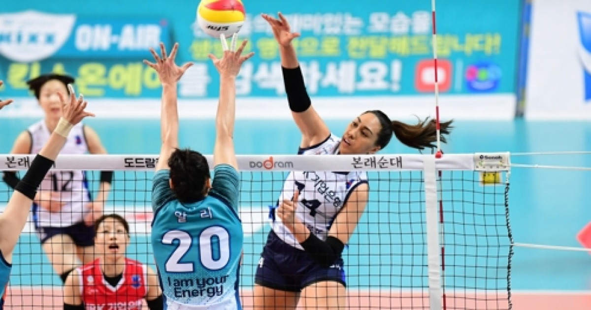 '해결사' 어나이 34점 폭발..IBK기업은행 3연패 탈출(종합)