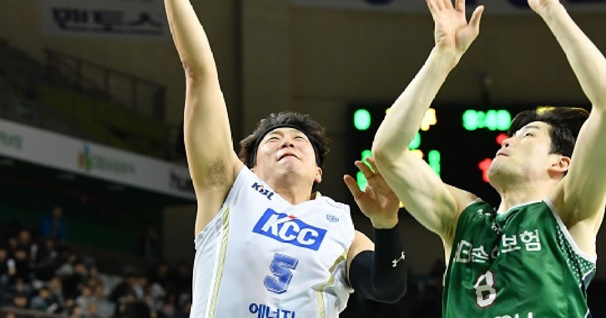 [BK Review] '브라운-이정현 쌍끌이 활약' KCC, 연장 접전 끝 3연승..단독 3위