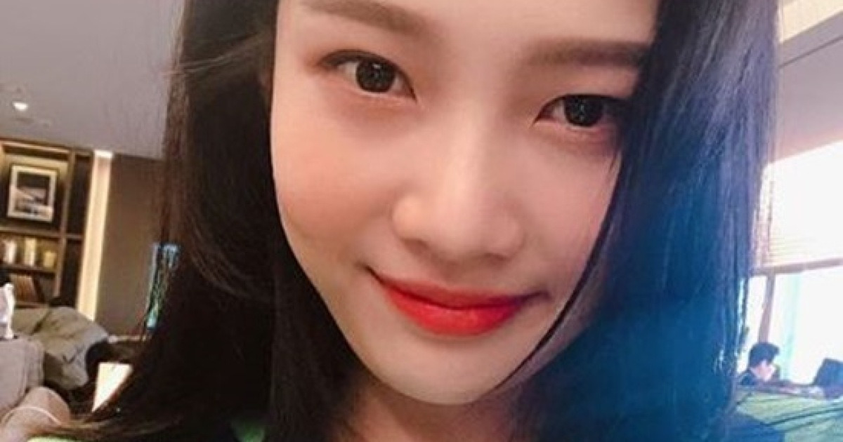 레드벨벳 조이, 각도도 무시한 과즙 미모 [★해시태그]