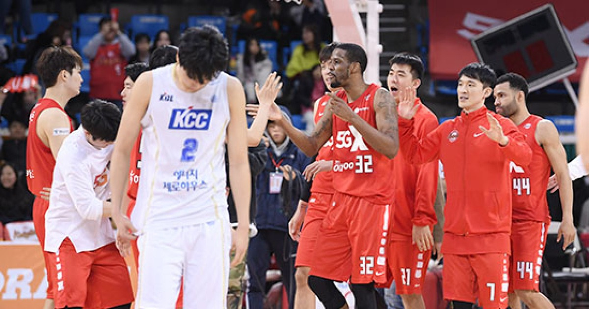 서울 SK 'KCC 5연승 저지하고 6연패 탈출' [MK포토]