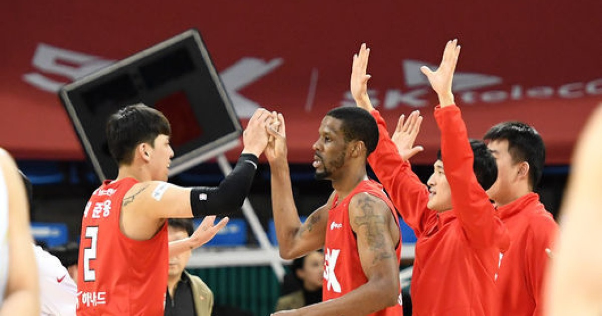 SK,'갈길 바쁜 KCC 질주 막았다' [사진]