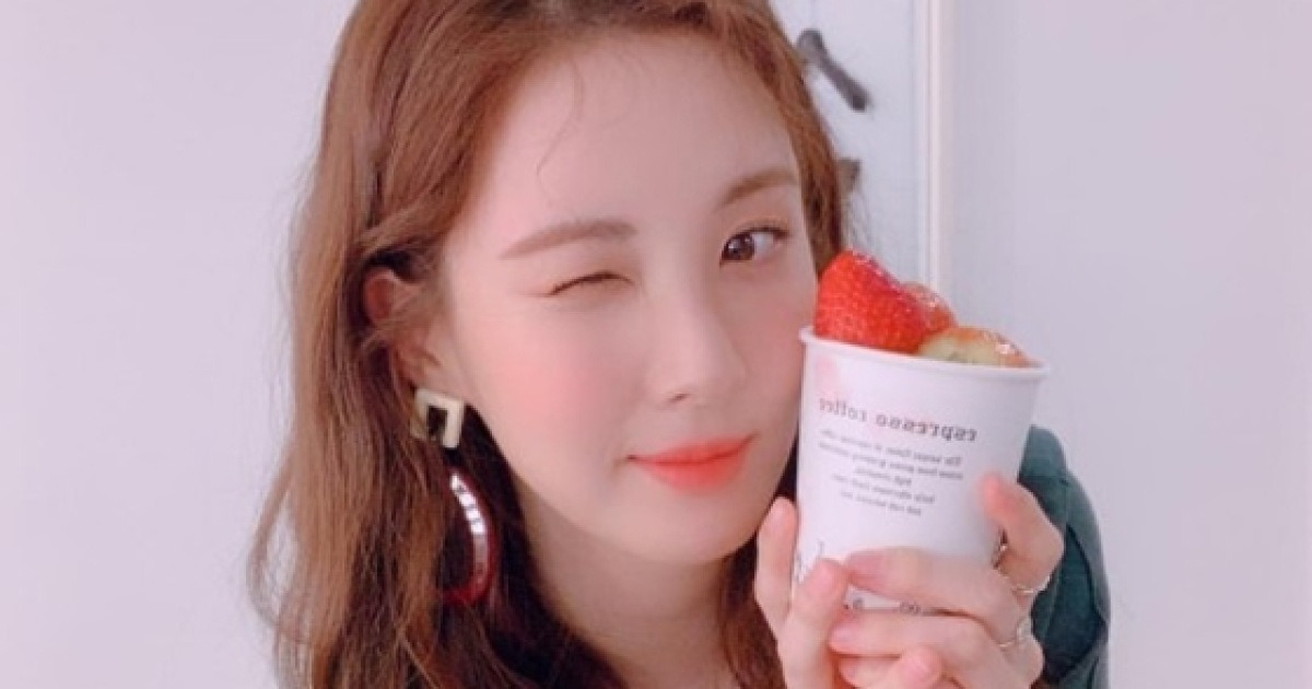 서현 팬 향해 상큼한 윙크 내일은 흰색 드레스