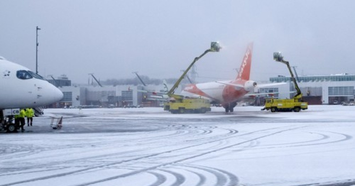 SWITZERLAND WINTER WEATHER AIRPORT