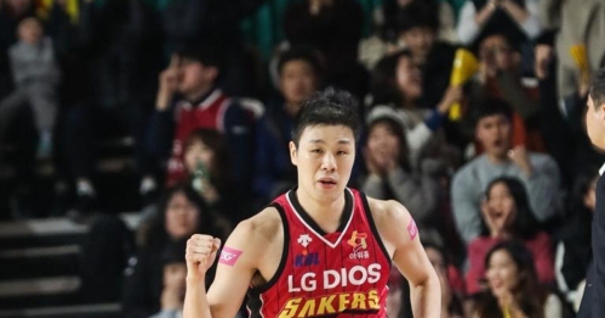 프로농구 LG, KCC 꺾고 1,433일 만에 6연승..공동 3위 도약(종합)