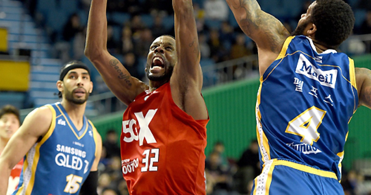 [MD포토] 헤인즈 'KBL 최고 외인선수, 통산 1만득점 -1'