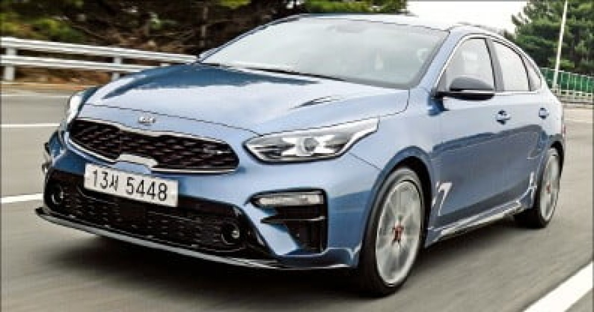 [시승기] 기아차, '리틀 스팅어' K3 GT..작은 차체서 204마력 힘