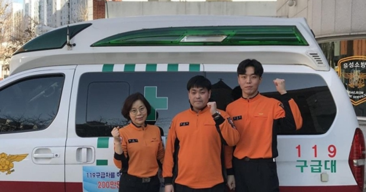 "진통이 계속된다" 119에 SOS..30대 임산부 구급차서 출산