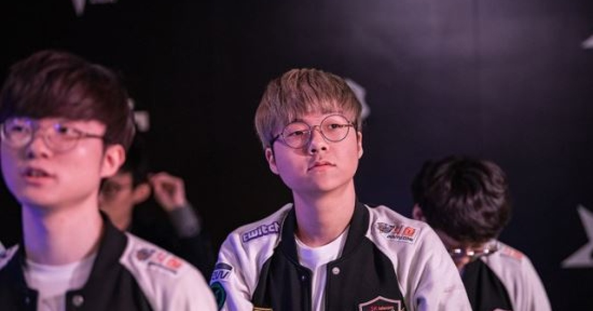 [롤챔스] SKT, '단식메타' 선보인 킹존에 역전승..3위 수성