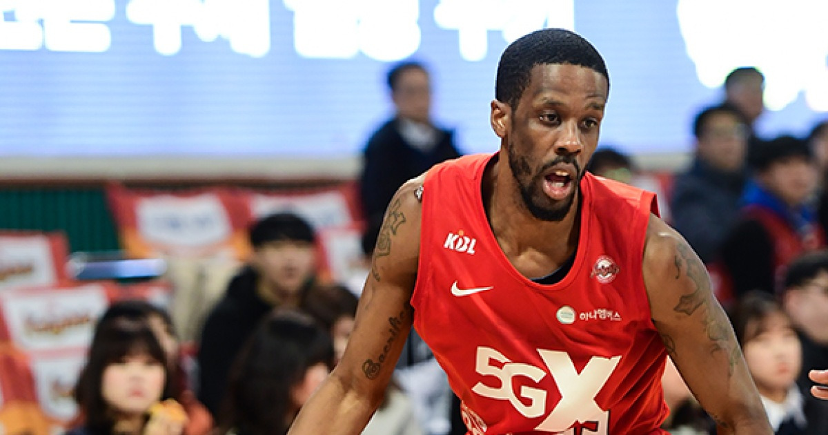 '헤인즈 42P-11R' SK, KGC인삼공사와 천적 관계 끊으면서 2연승