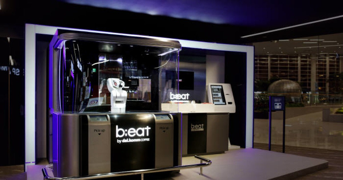 [MWC19 바르셀로나]KT, AI 로봇카페 '비트2E' 선보인다