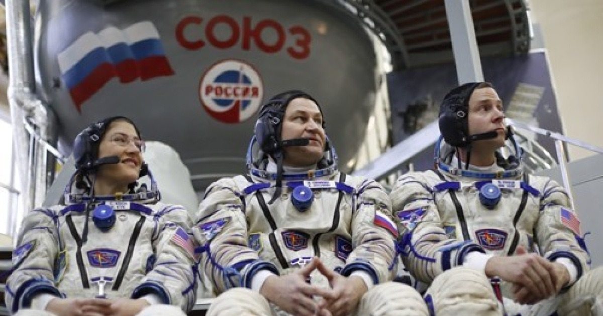 RUSSIA SPACE PROGRAMS CREW 59-60