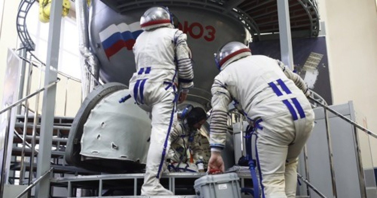 RUSSIA SPACE PROGRAMS CREW 59-60