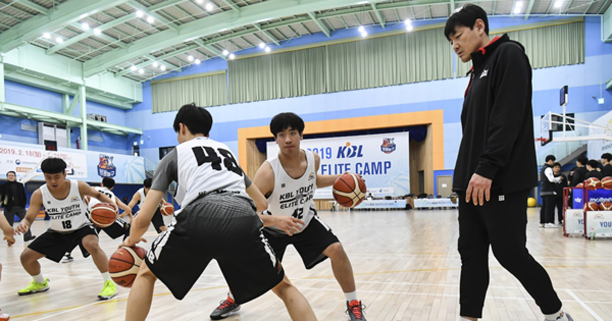 [JB포토] KBL 유스 엘리트 고등부 '최선을 다해 드리블 훈련'