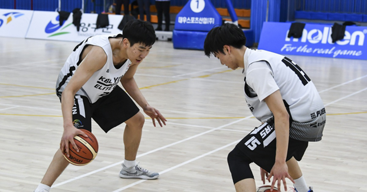 [JB포토] KBL 유스 엘리트 고등부 '너와의 드리블 대결에서 지지 않겠어'