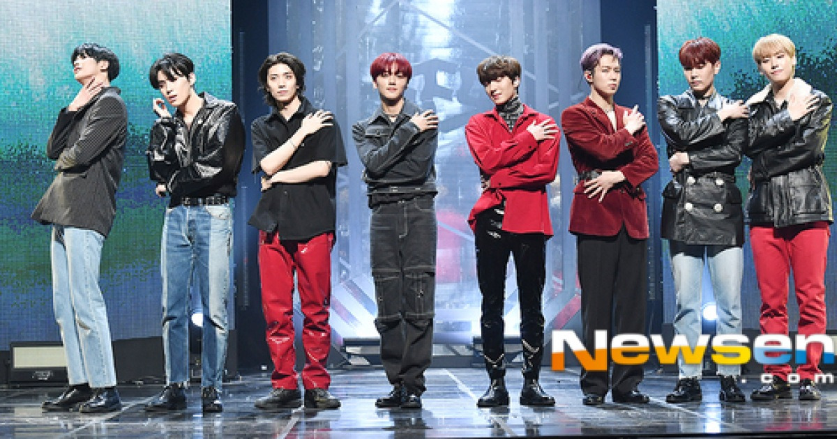 '역대급 관심' SF9, 데뷔 후 첫 차트인 성공