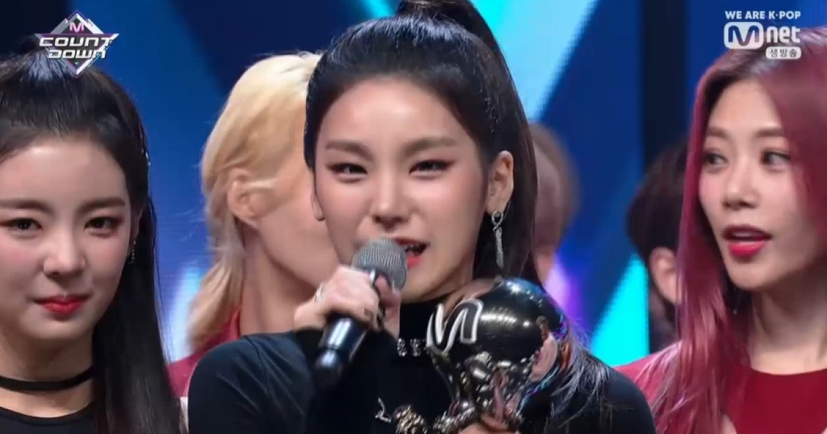 "박진영 감사해" '엠카' ITZY 데뷔 첫 1위, 윤지성·몬스타엑스·SF9 컴백(종합)