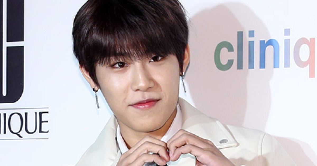 [bnt포토] 박우진 '심쿵 하트'